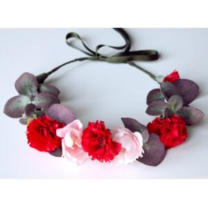 Sélection de couronnes de fleurs et autres accessoires fleuris